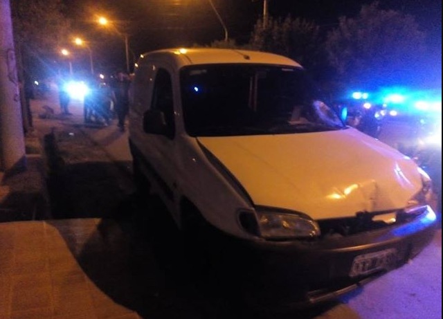 Siniestro vial en barrio Pablo Marcó - Diario del Rey